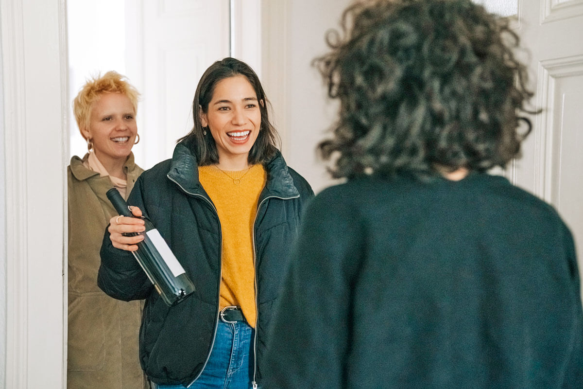 5 Etiquette Tips for Houseguests - Interesting Facts