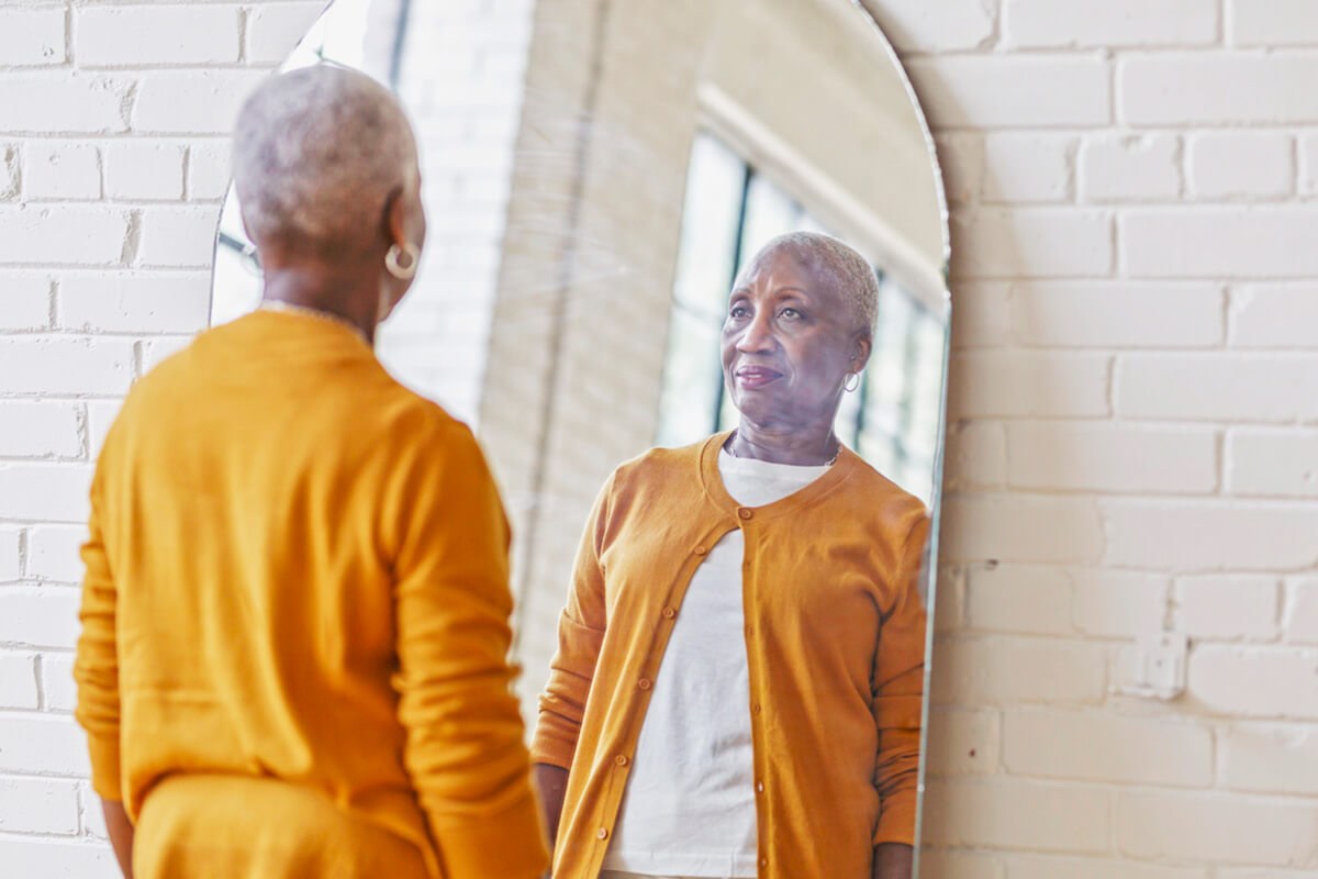 Reflecting on How Mirrors Work - Interesting Facts